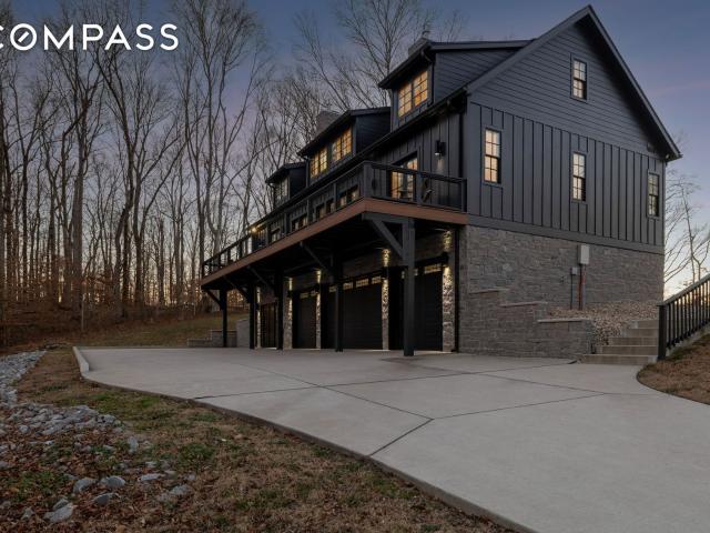 7650 Chipmunk Ln, Nashville, TN