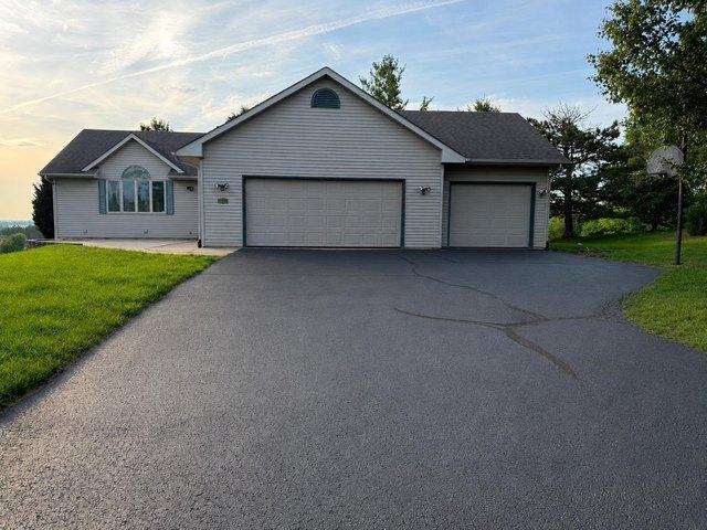 7650 Hawks Ridge Rd, Machesney Park, IL 61115
