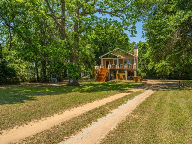 7650 Point Of Pines Road