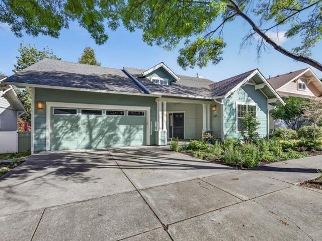 765 Creek Stone Way, Ashland, OR 97520