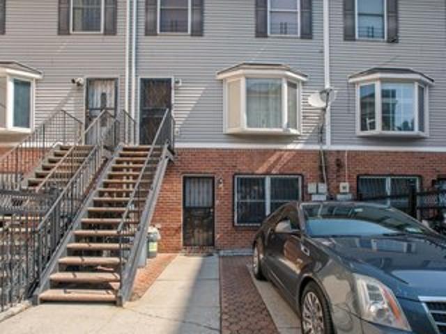 765 E 160th St, Bronx, NY 10456