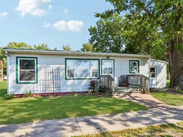 765 E Washington St, Marengo, IA 52301
