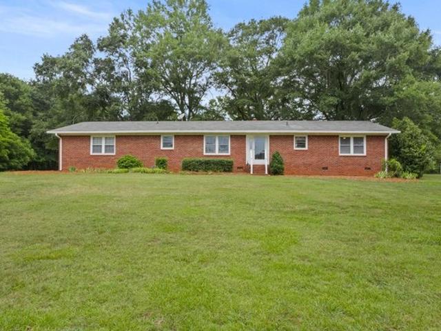 765 Hannon Rd, Inman, SC 29349