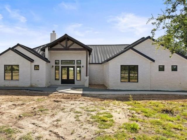 765 Legacy Hills Dr, Johnson City, TX 78636
