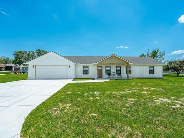 765 N Kansas Ct, Benton, KS 67017