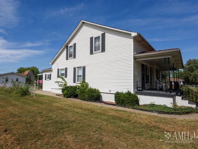 765 N Rosewood Avenue