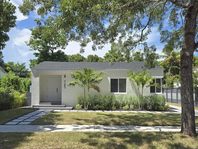 765 NW 45th St, Miami, FL 33127