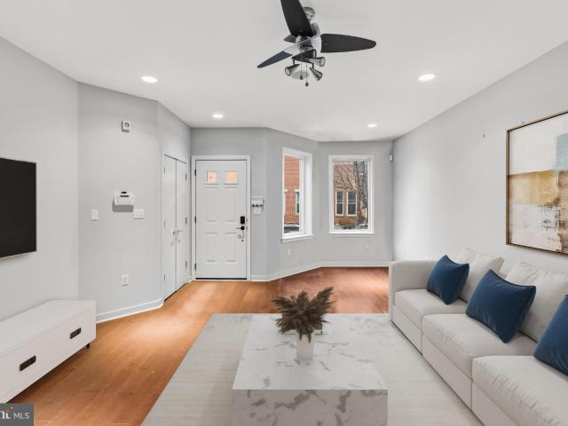 765 S 15th St, Philadelphia, PA 19146 | MLS #PAPH2589