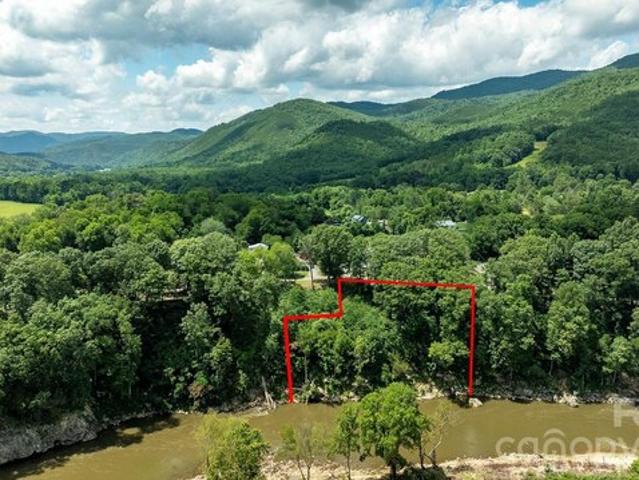 765 River Rd, Hot Springs, NC 28743