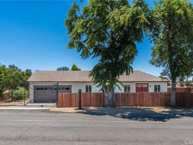 765 W County Line Rd, Calimesa, CA 92320