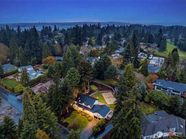 7664 NE 14th St, Medina, WA 98039 | Compass