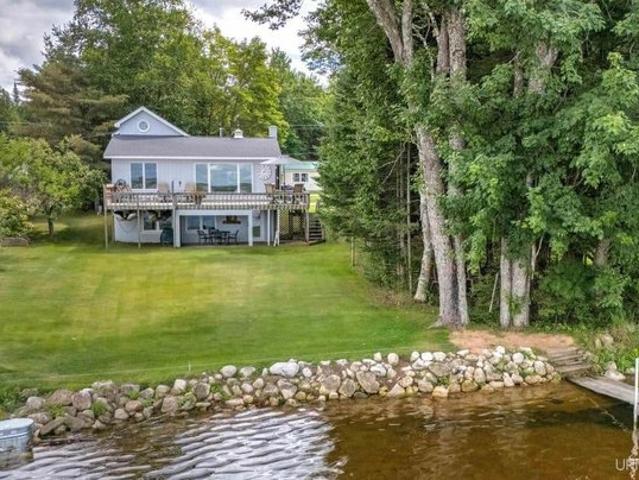 7665 Millecoquin Lake Rd, Engadine, MI 49827