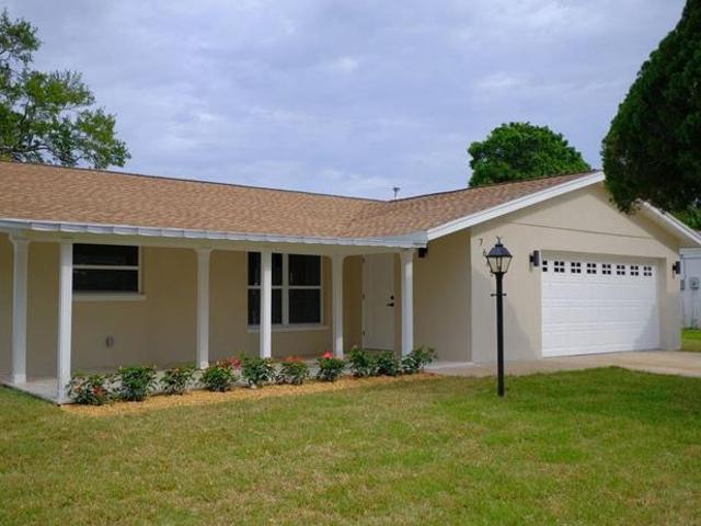 7665 92nd St N, Seminole, FL 33777