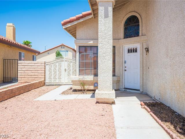 7660 Kalmalii Avenue
