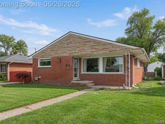 7660 Louise Ct, Westland, MI 48185