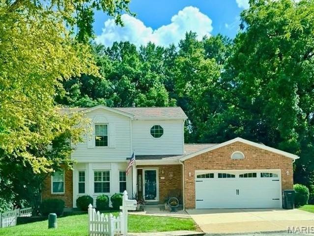 7660 Terri Lynn Dr, Saint Louis, MO 63123