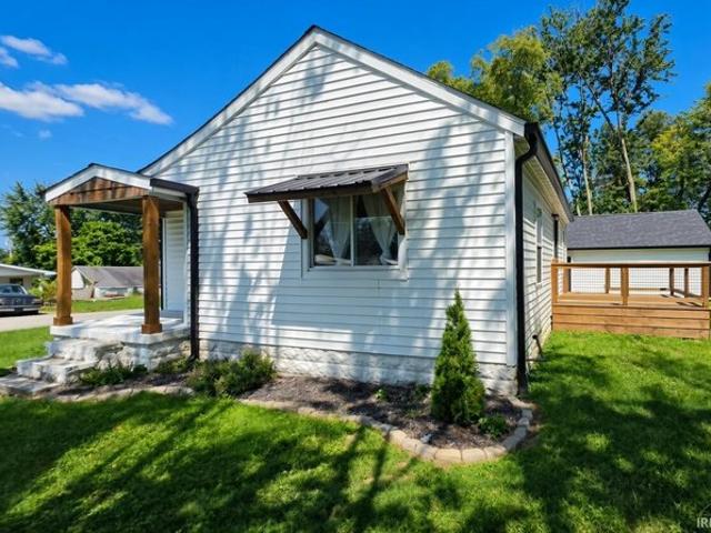 7661 E Scott St, Dugger, IN 47848