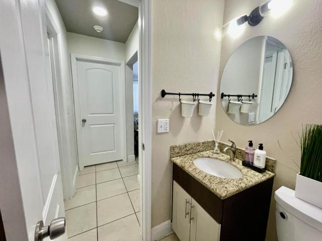 7661 Farragut St, Hollywood, FL 33024 | MLS #B26050