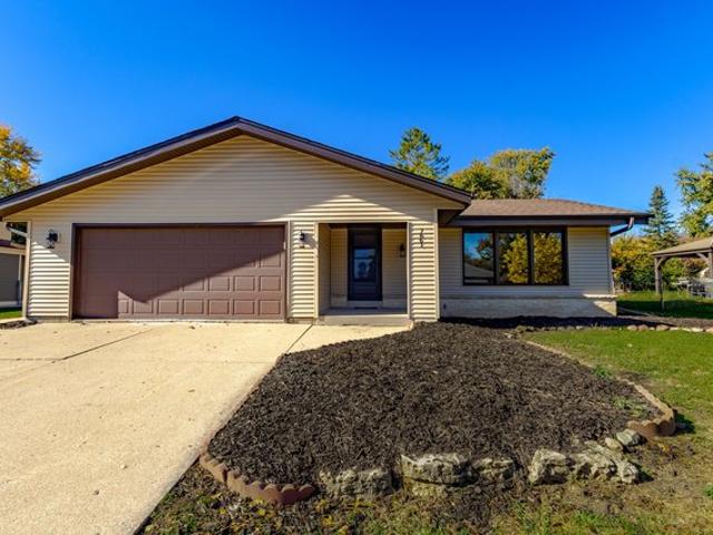 7661 S Lenox Ave, Oak Creek, WI 53154