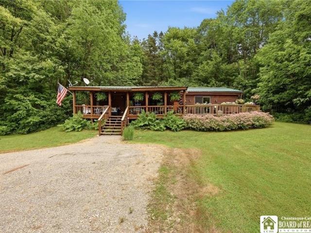 7663 N Center Rd, Franklinville, NY 14737