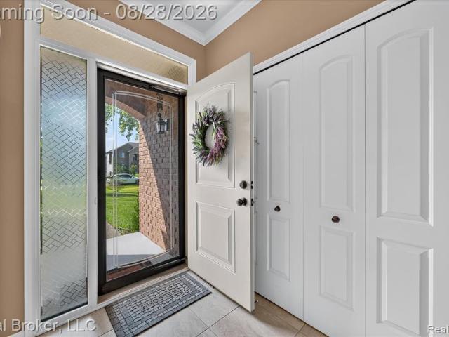 7663 W Pearson