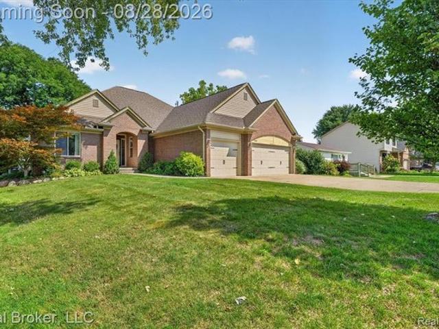 7663 W Pearson, Shelby Township, MI 48316