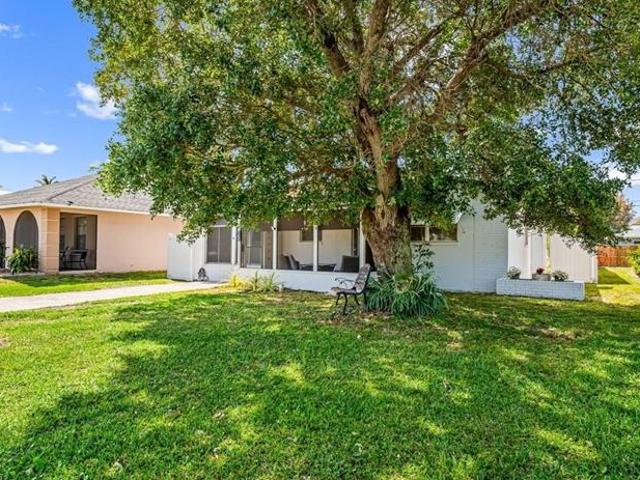 766 98th Ave N, Naples, FL 34108