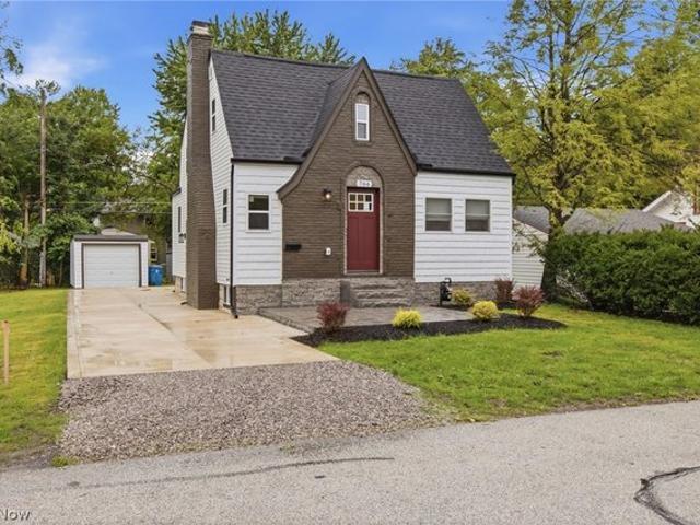 766 Cherokee Trl, Willoughby, OH 44094