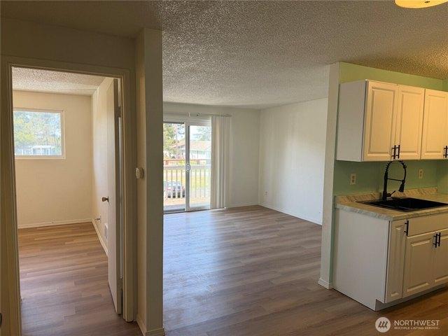 766 Ocean Ct NW Unit 211, Ocean Shores, WA 98569
