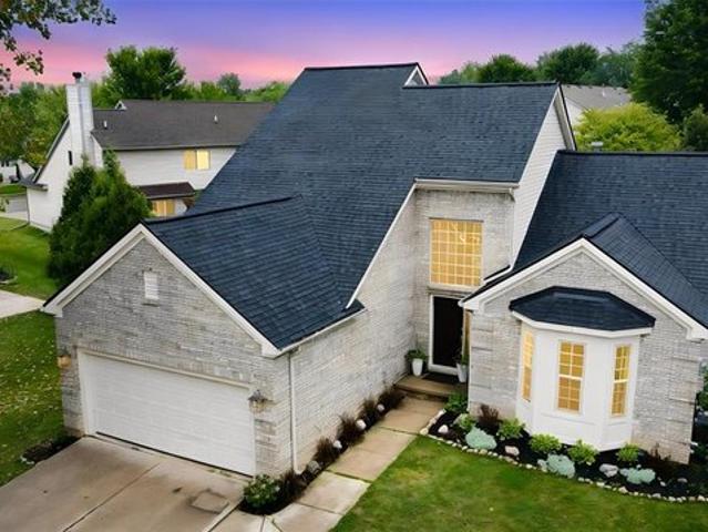 766 Pembroke Dr, Saline, MI 48176