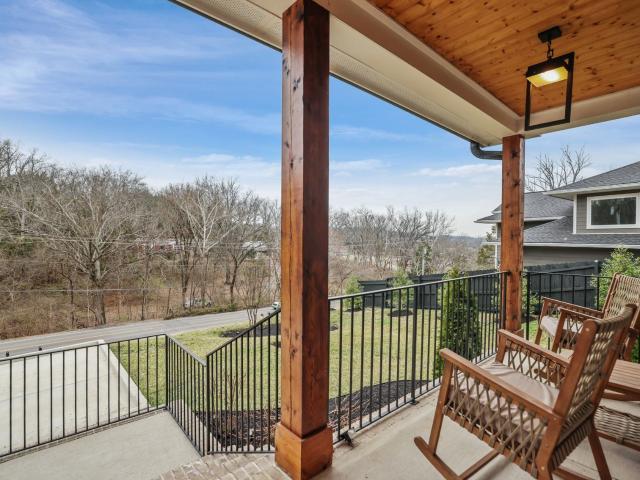7674 Sawyer Brown Rd, Nashville, TN