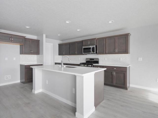 7675 E Meriwether Dr