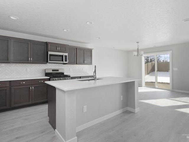 7675 E Meriwether Dr, Nampa, ID 83687