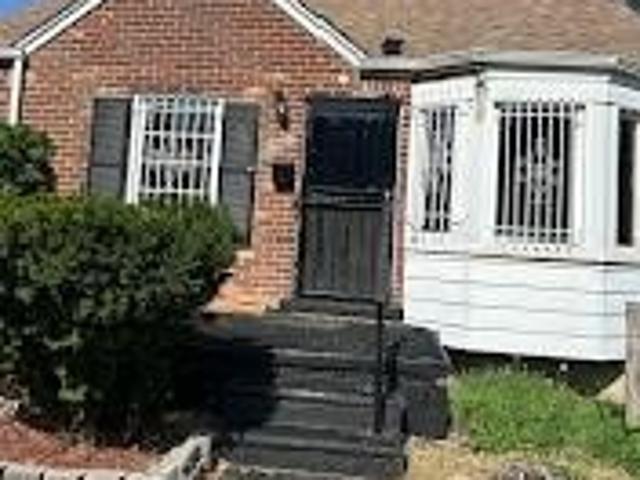 7675 Greenview Ave, Detroit, MI 48228