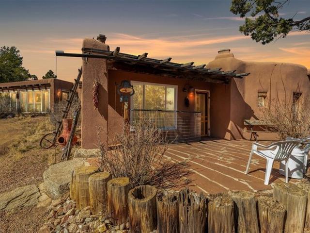 7675C Old Santa Fe Trl, Santa Fe, NM 87505
