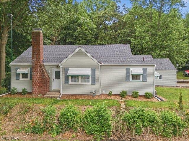7676 Justus Ave SW, Navarre, OH 44662