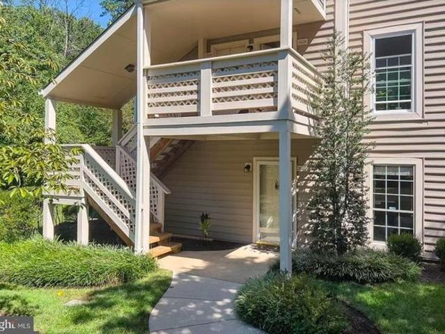 7676 Willow Point Dr Unit 7676, Falls Church, VA 22042