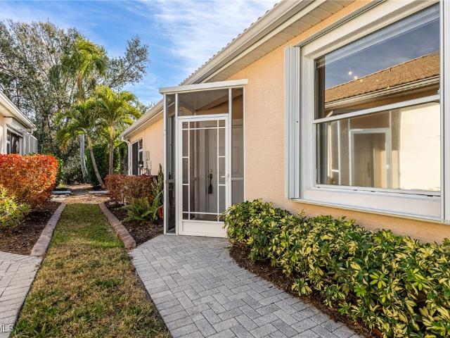 7678 Bay Lake Dr, Fort Myers, FL 33907 | MLS #2025017