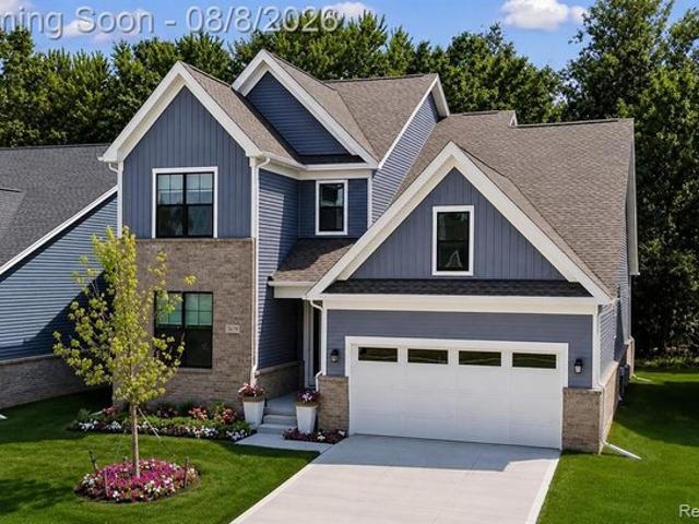 7679 Larchwood Dr, West Bloomfield Township, MI 48322