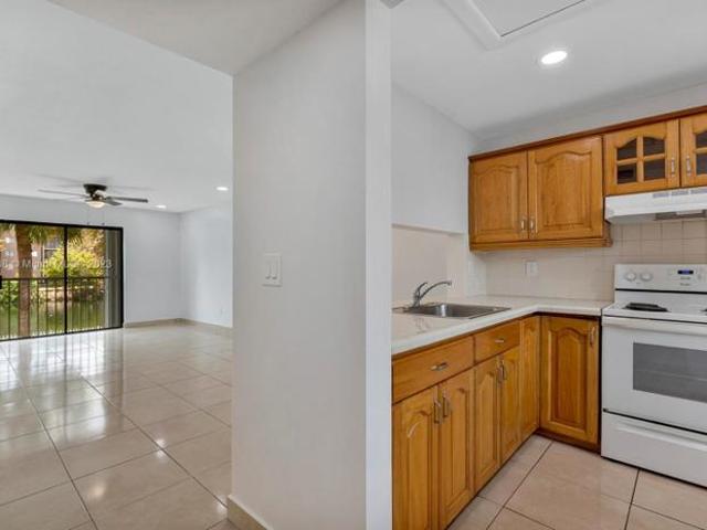 7670 152nd Ave SW #1 207, Miami, FL 33193
