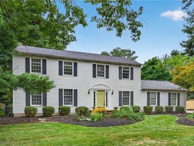 7671 Salem Dr, Hudson, OH 44236