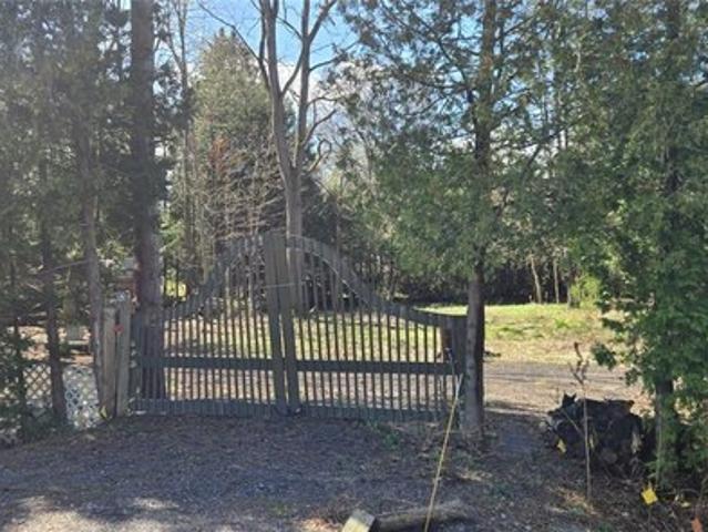 7671 Seneca Beach Dr, Baldwinsville, NY 13027