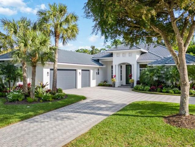 7672 Mulberry Ct, Naples, FL 34114