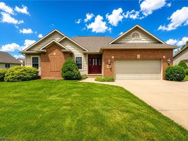 767 Mesa Verde Dr, Barberton, OH 44203