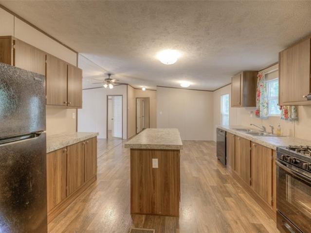 767 Windwood Dr, Livingston, TX 77351