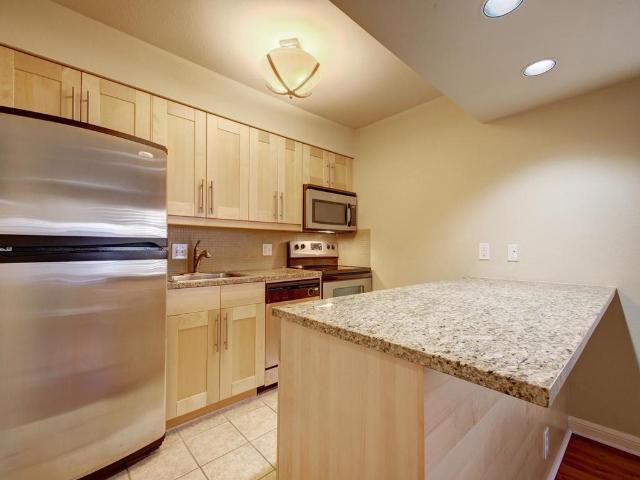 7685 Northcross Dr # 221