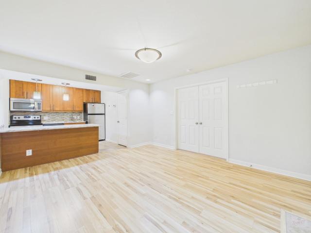 7685 Northcross Dr # 921