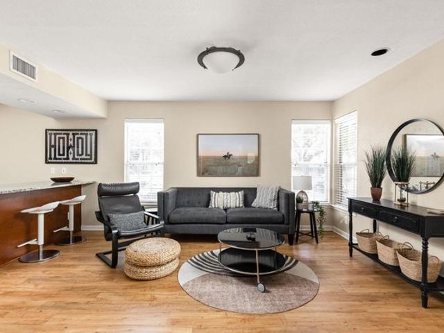 7685 Northcross Dr, Austin, TX 78757