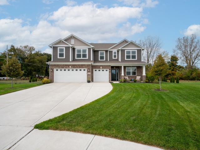 7686 Rolling Green Drive