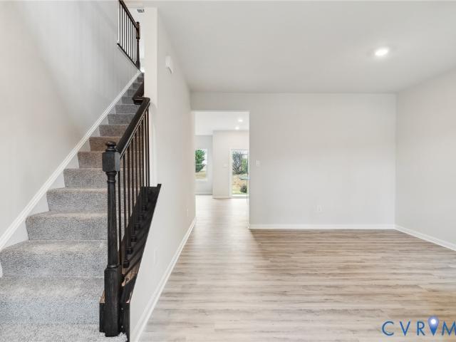 7687 lloyd Terrace